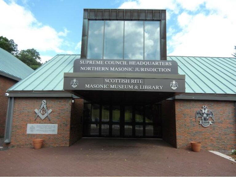 The Masonic Library: A Treasure Trove of Knowledge – Freemasons Community