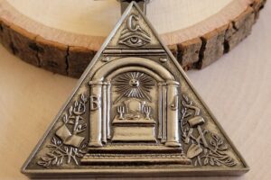 Masonic Triangle: Unveiling Its Symbols And Significance – Freemasons ...